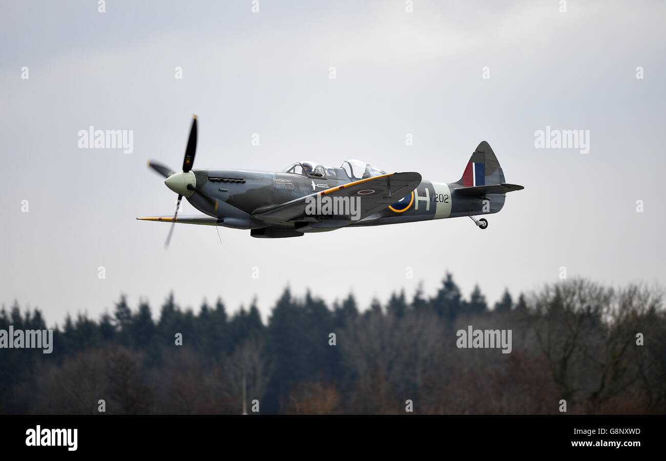 Spitfire 80th anniversary event at Southampton Airport Stock Photo - Alamy