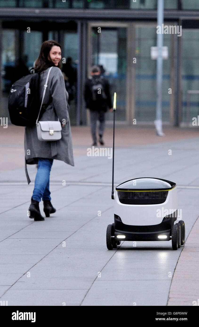 Starship Technologies self-driving delivery robot Stock Photo - Alamy