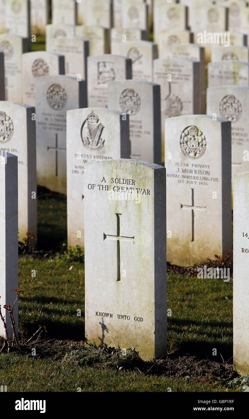 Graves of British soldiers who fought at the Somme in the first World ...