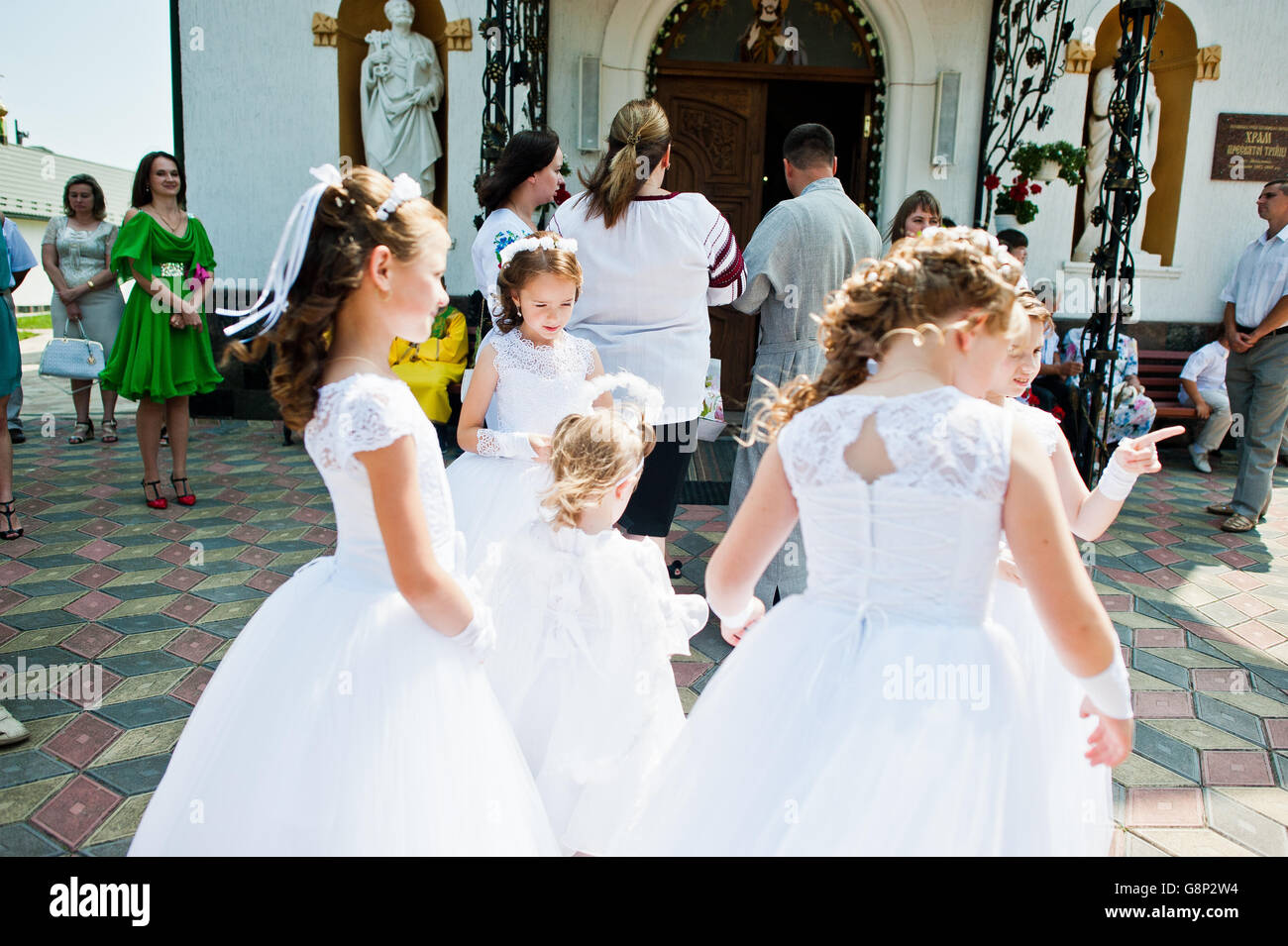 First holy communion children hi-res stock photography and images - Alamy