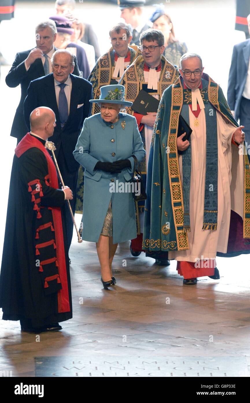 Queen elizabeth ii attends the commonwealth service at westminster ...