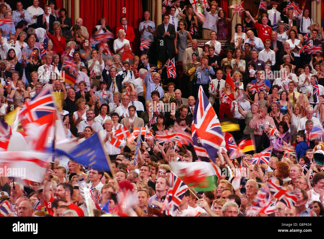 Royal albert hall proms interior hi-res stock photography and images ...