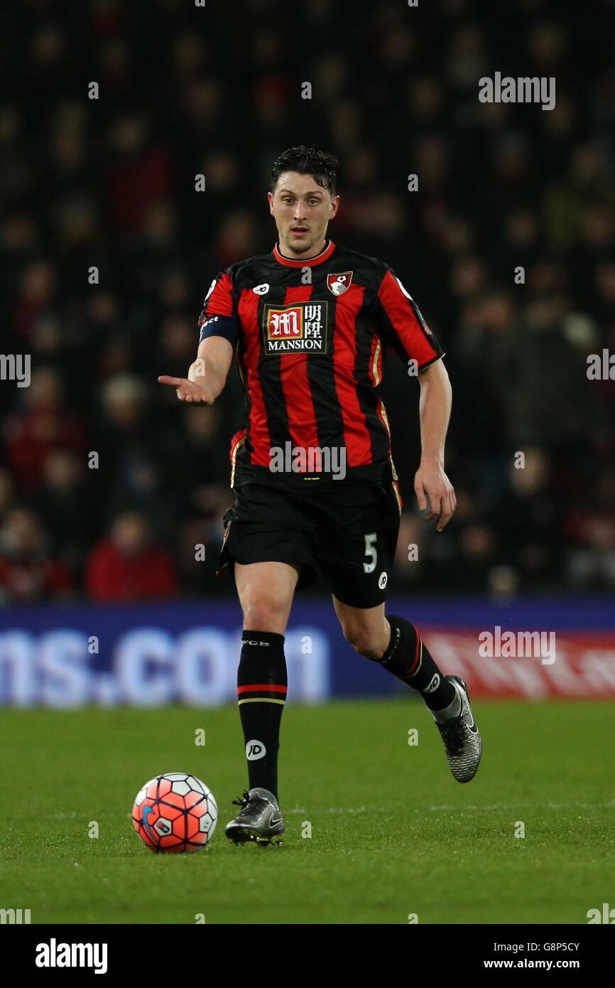 Afc bournemouths tommy elphick hi-res stock photography and images - Alamy