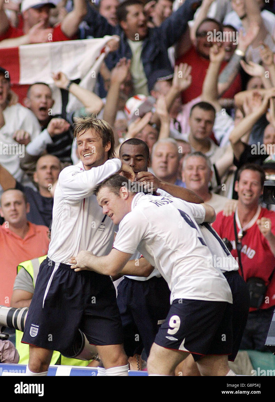 England celebrate the opening goal by joe cole david beckham hi-res ...