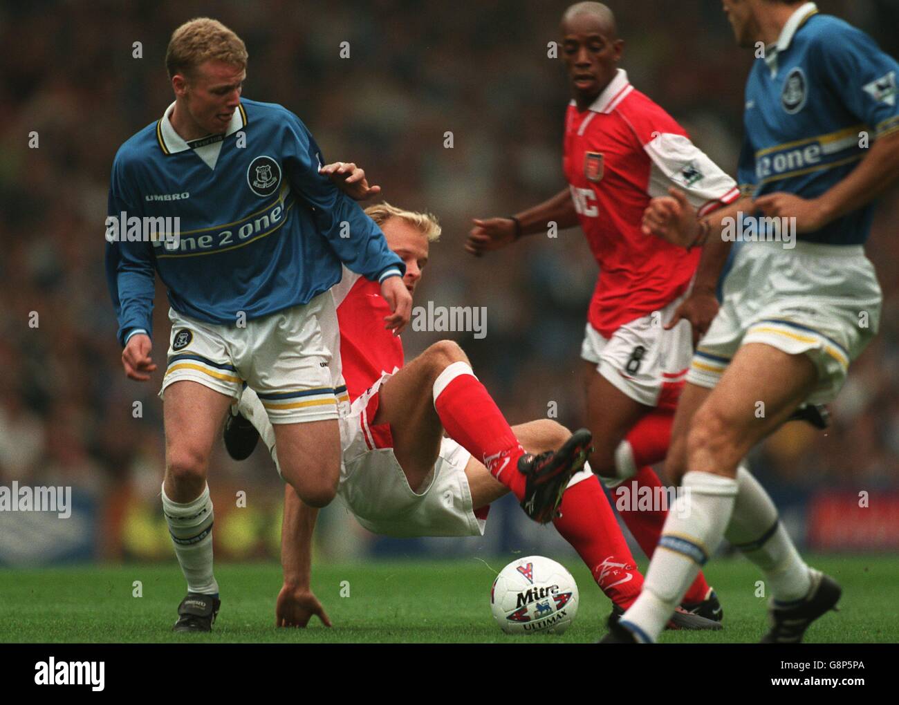 Group right left action full blue red football hi-res stock photography ...