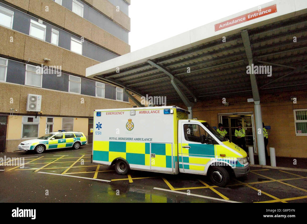 An ambulance parked outside a hospital Stock Photo - Alamy