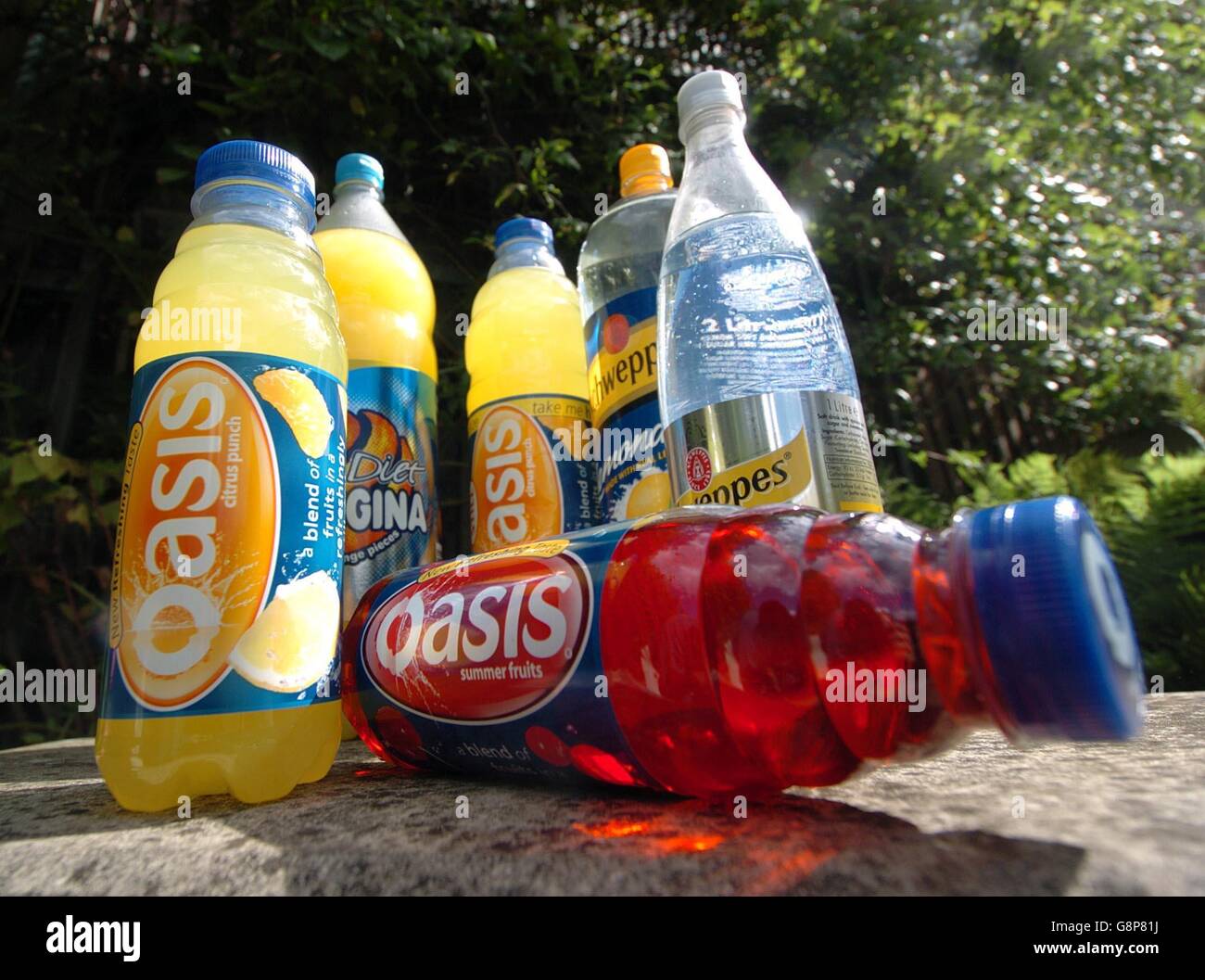 Shweppes hi-res stock photography and images - Alamy