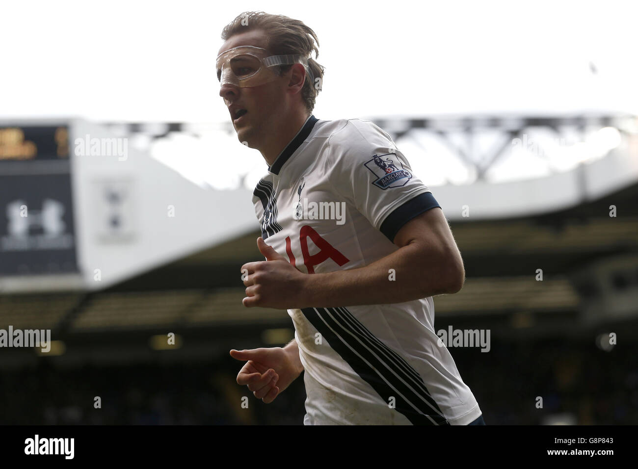 Harry mask hi-res stock photography and images - Alamy