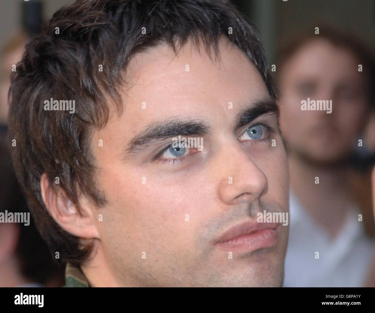 Richard archer of hard fi arrives hi-res stock photography and images ...