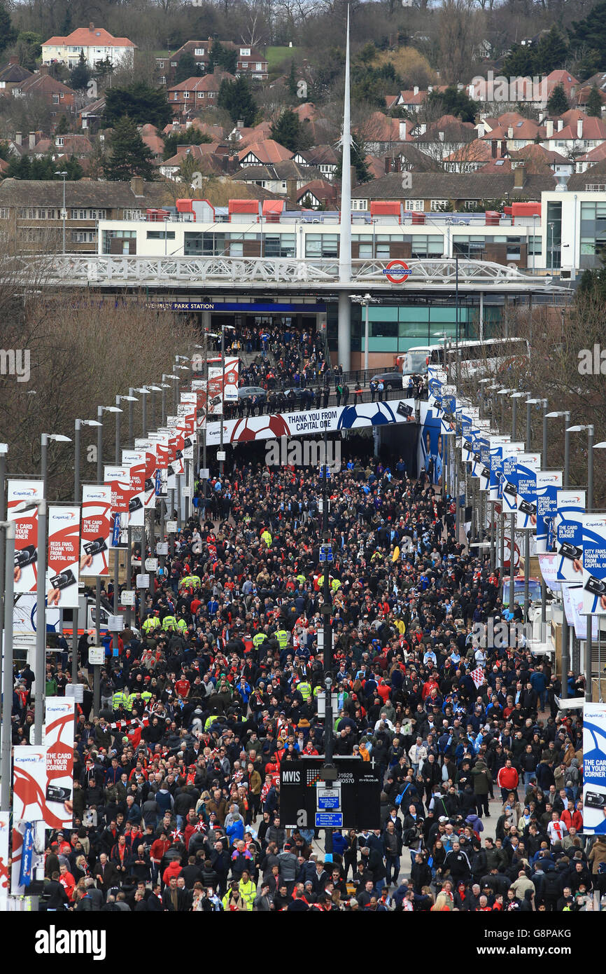 Fans make their way up Wembley Way to Wembley Stadium Stock Photo - Alamy