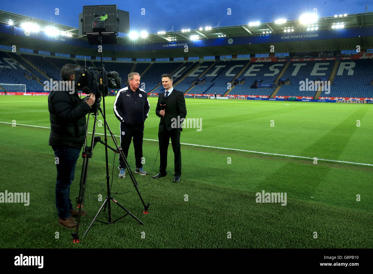 Sky Sports reporter Rob Dorsett interviews Leicester City ambassador ...