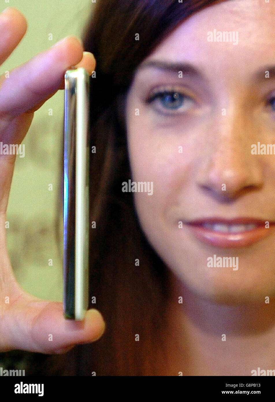 Apple ipod 2005 hi-res stock photography and images - Alamy