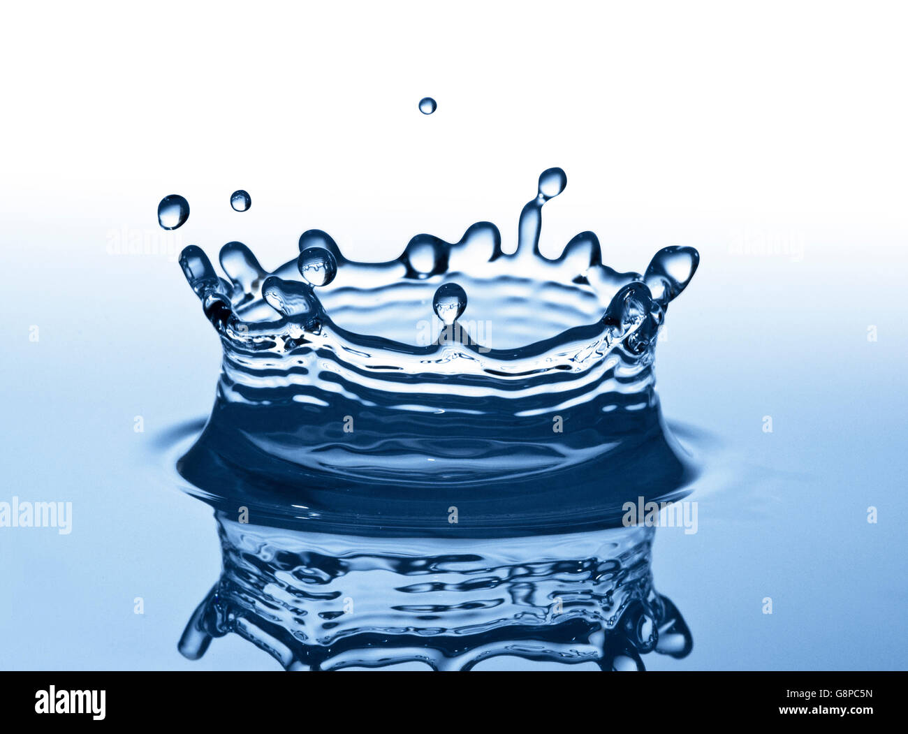 Transparent isolation splash water hi-res stock photography and images ...