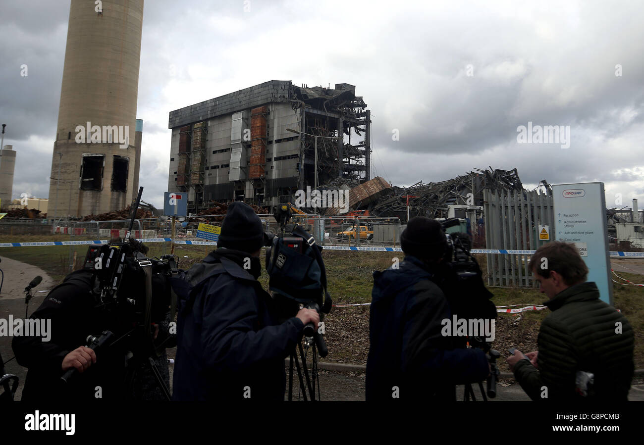 Didcot power station building collapse Stock Photo - Alamy