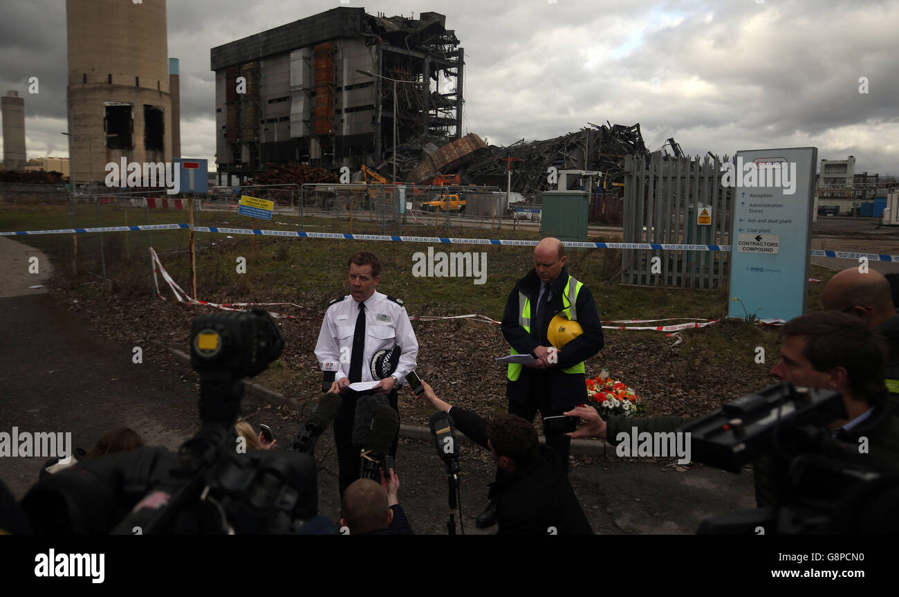 Didcot power station building collapse Stock Photo - Alamy