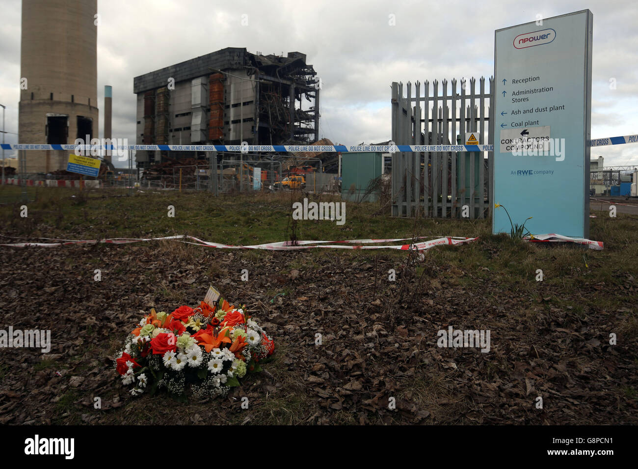 Didcot power station building collapse Stock Photo - Alamy