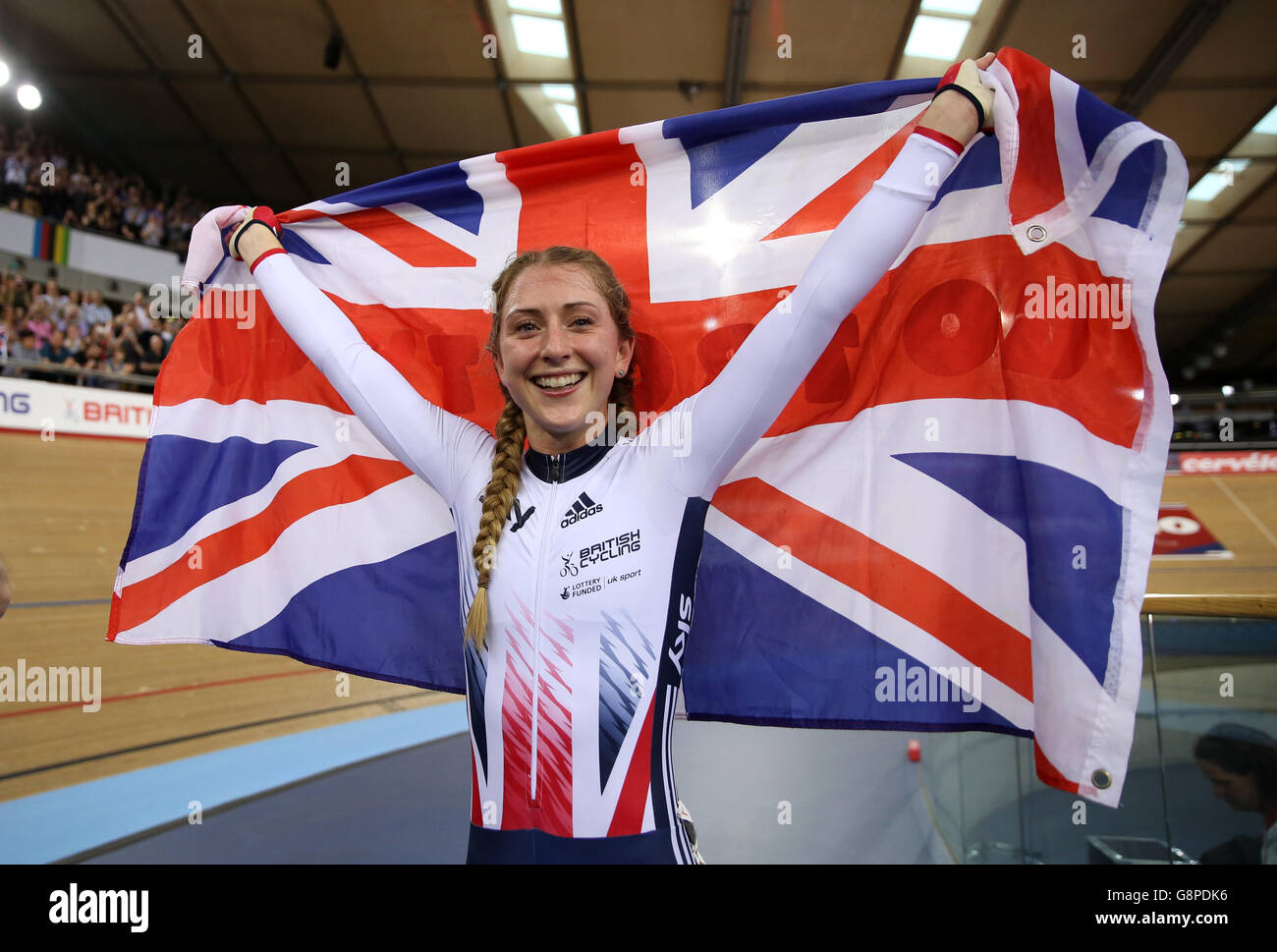 Great Britain's Laura Trott celebrates winning gold in the Women's ...