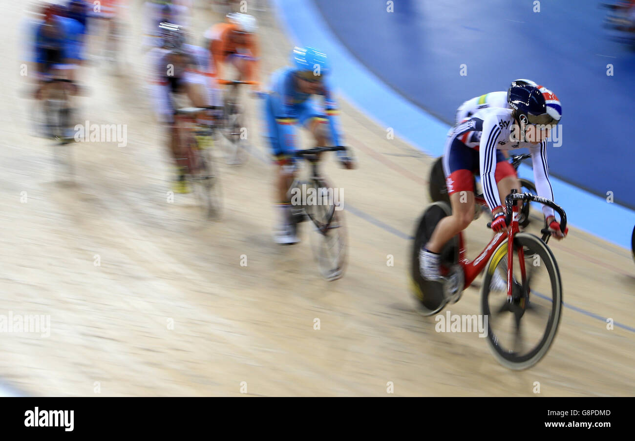 Great Britain's Laura Trott during the women's Omnium points race ...