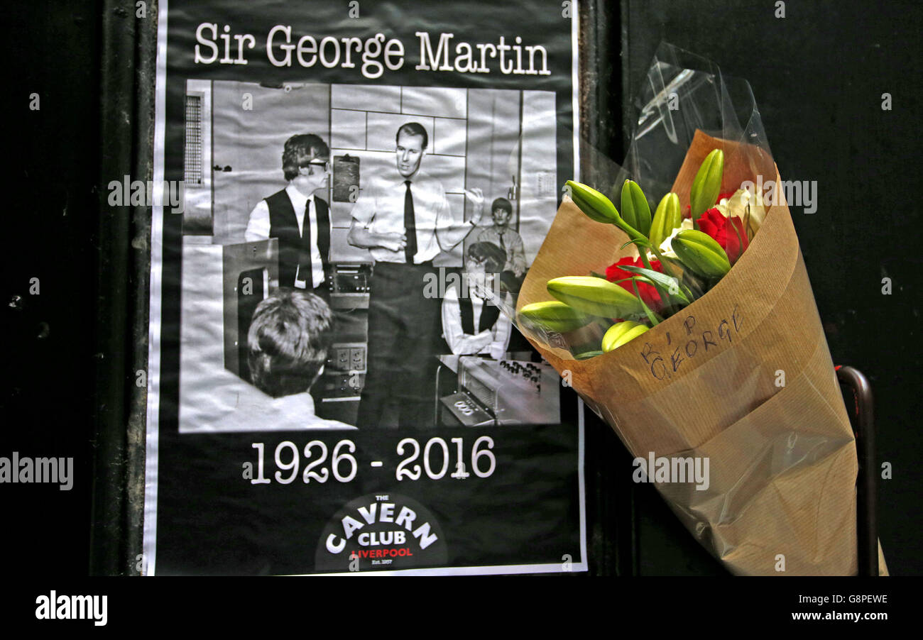 George martin death hi-res stock photography and images - Alamy