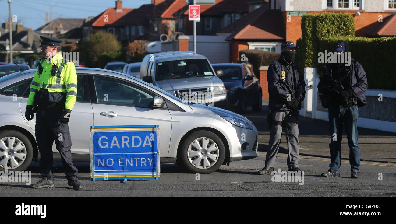 Dublin crime gang raids Stock Photo - Alamy