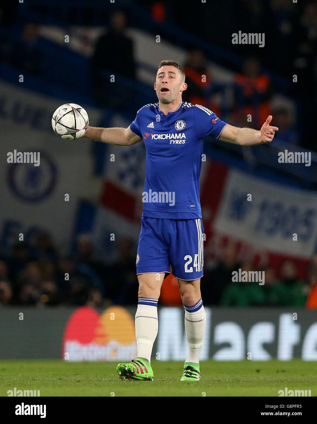 Chelsea v Paris Saint Germain - UEFA Champions League - Round of ...