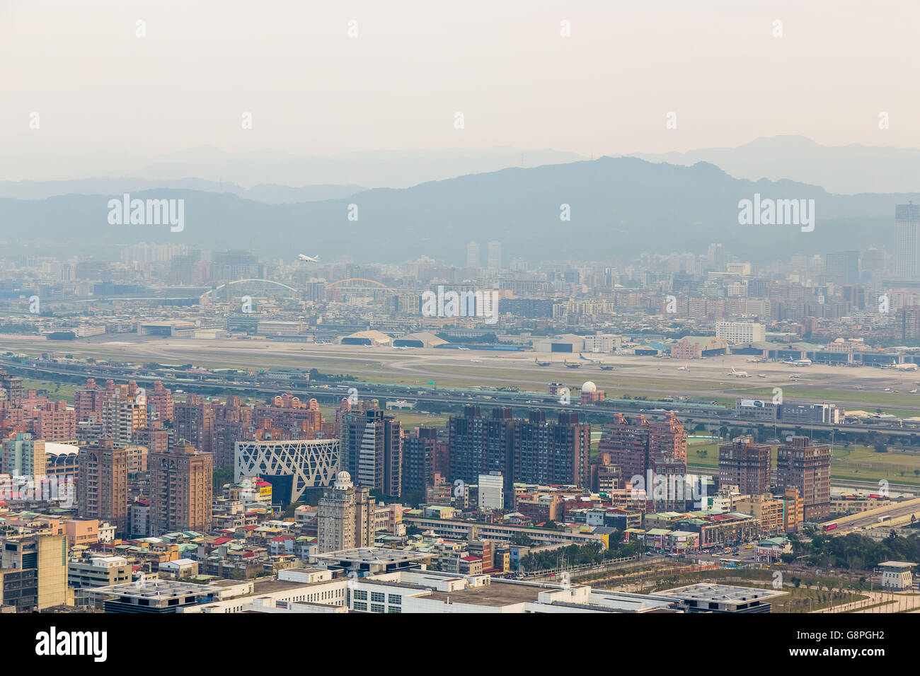 Yuanshan Morning Trails Stock Photo - Alamy