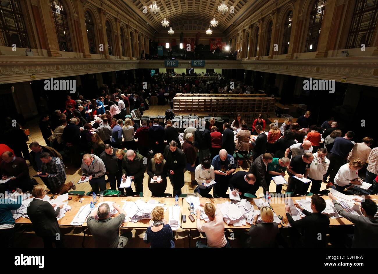 Ballot papers are verified as the general election 2016 count gets ...