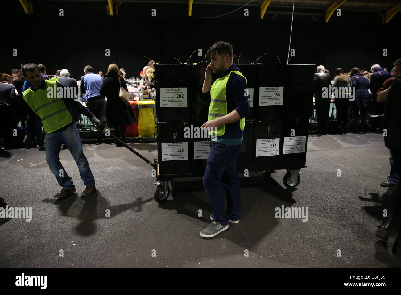 Irish general election Stock Photo - Alamy