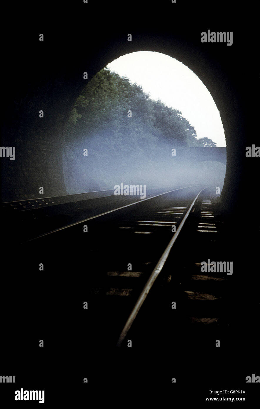 Line tunnel hi-res stock photography and images - Alamy