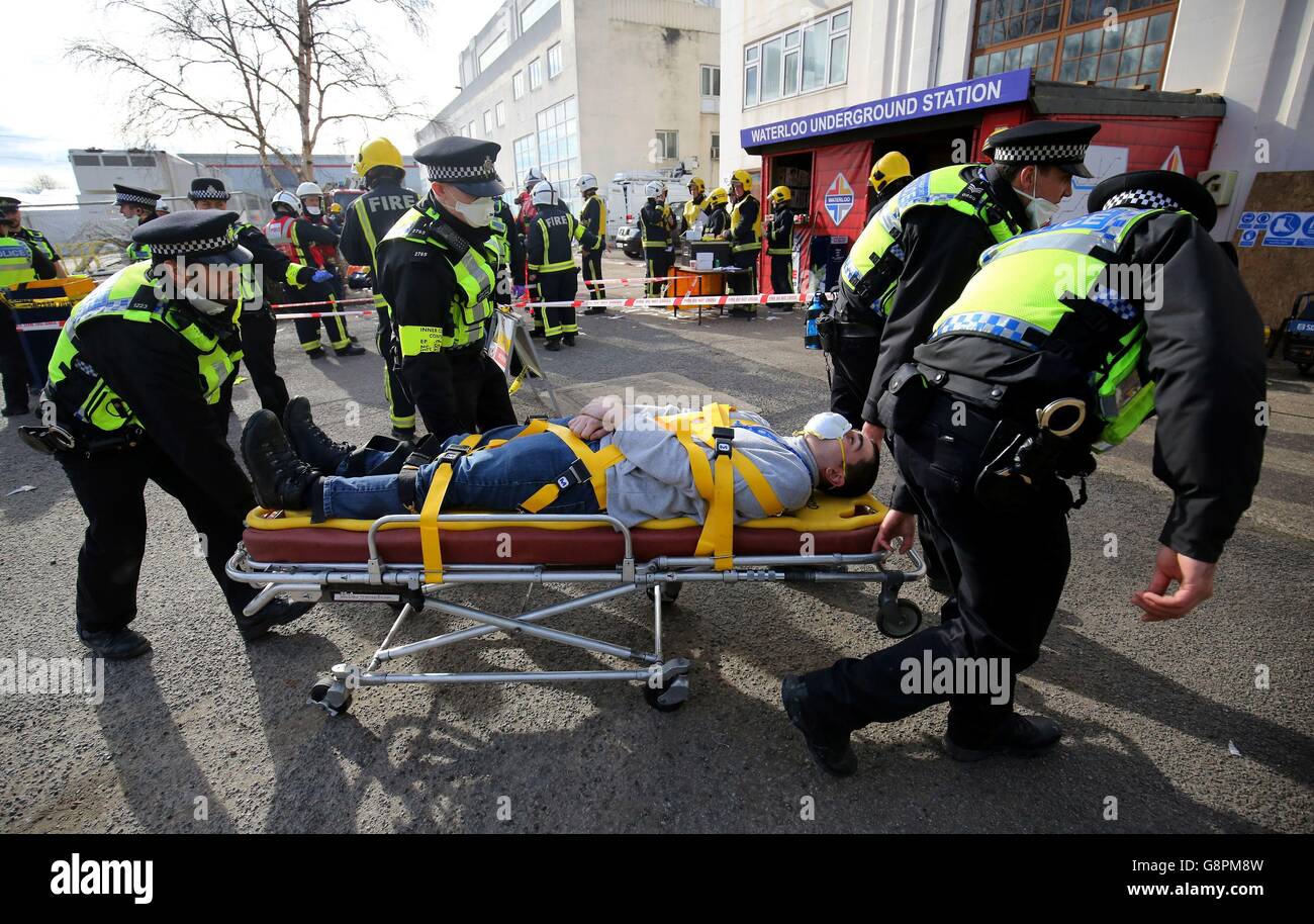 Disaster victims hi-res stock photography and images - Alamy