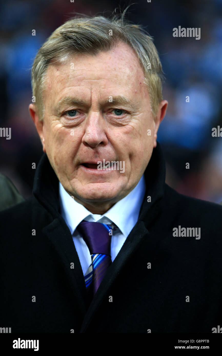 Former manchester city player peter barnes hi-res stock photography and ...