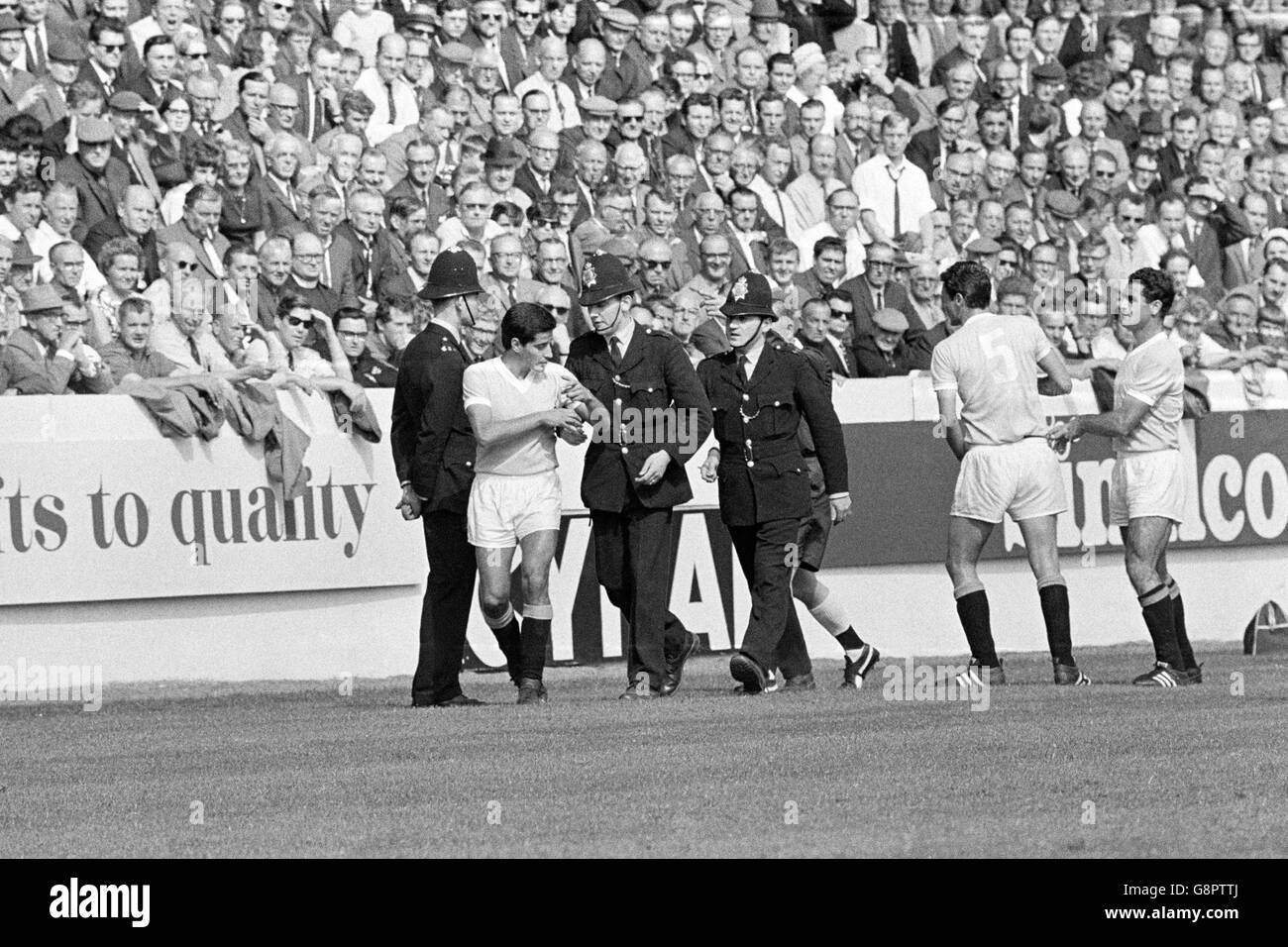 1966 world cup referee england germany hi-res stock photography and ...