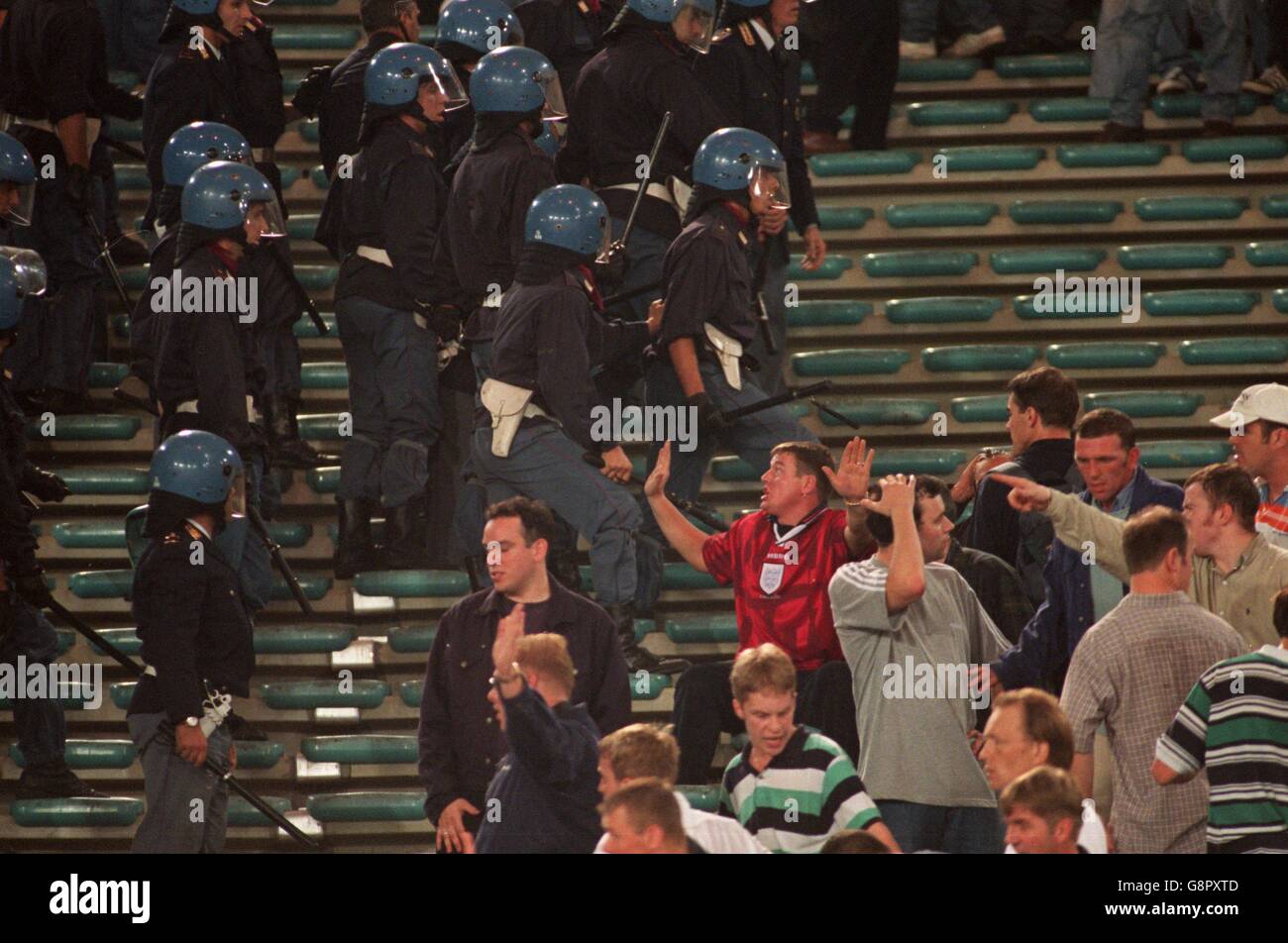 Soccer - World Cup Qualifier - Italy v England. Italian police fight ...