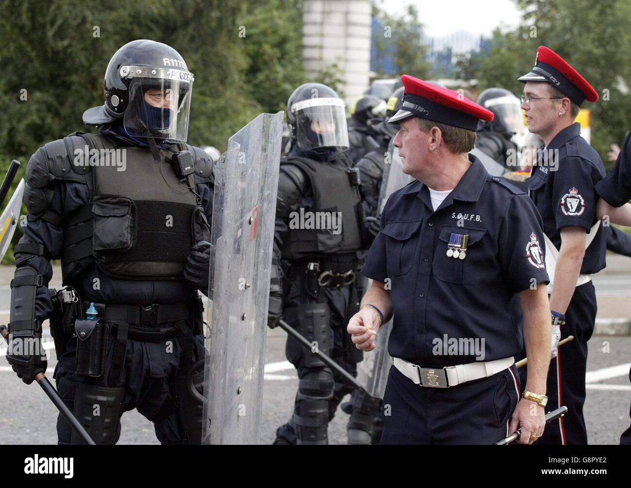 Belfast riot 2005 hi-res stock photography and images - Alamy