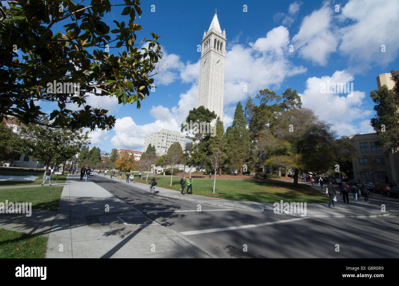 University of california berkeley students hi-res stock photography and ...