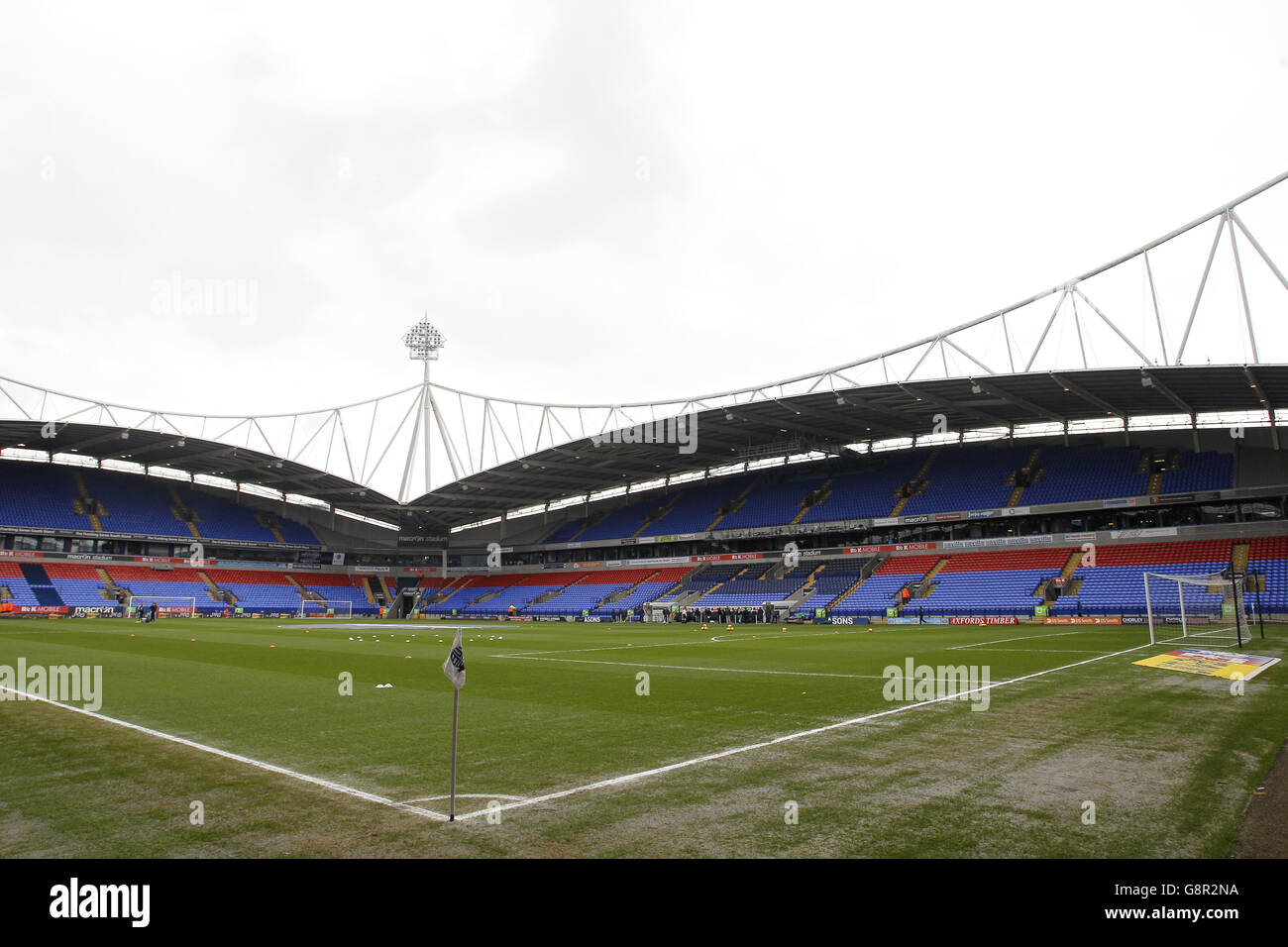 Macron stadium general view hi-res stock photography and images - Alamy