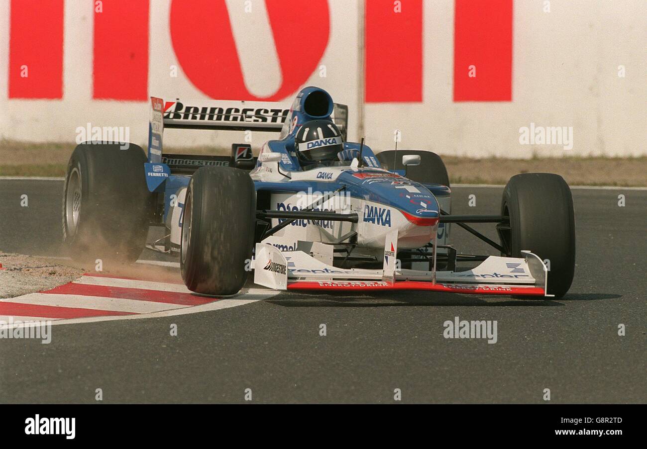 Action kerb f1 hi-res stock photography and images - Alamy