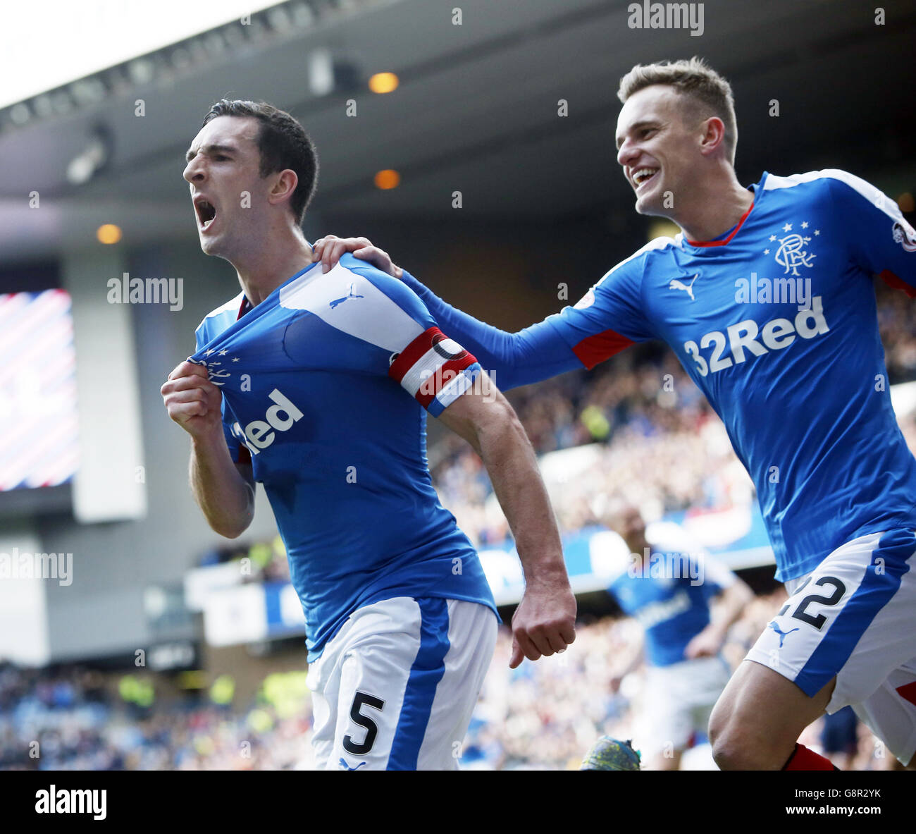 Rangers' Lee Wallace celebrates scoring his sides fourth goal with team ...