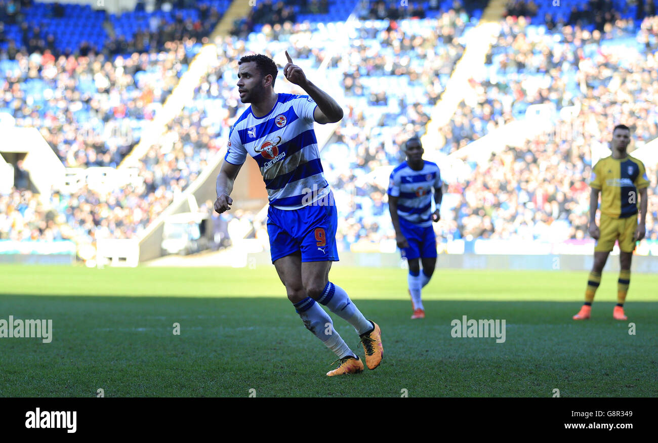 Hal robson kanu scoring goal hi-res stock photography and images - Alamy