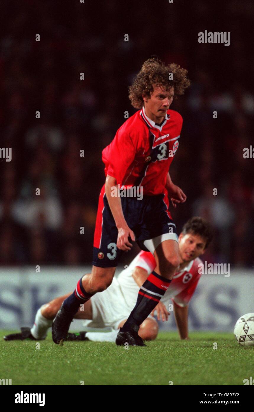 Dan eggen hi-res stock photography and images - Alamy