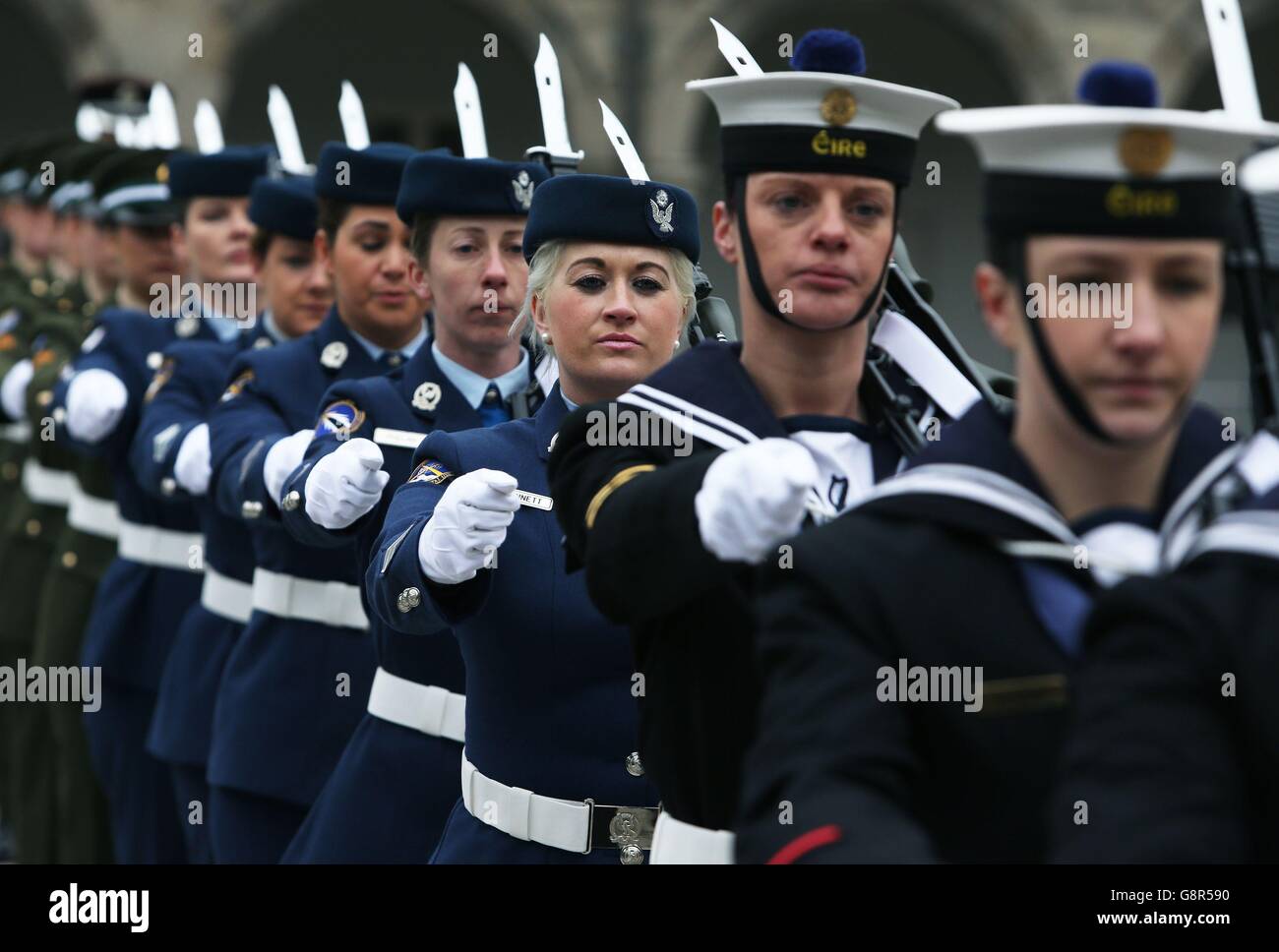 Members defence forces arrive form all female captains guard honour hi ...