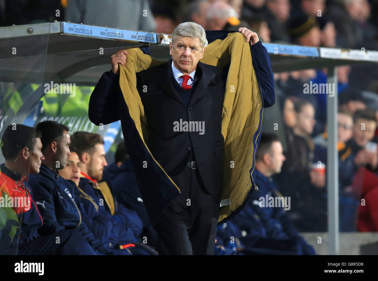 Sport football manager dugout hi-res stock photography and images - Alamy