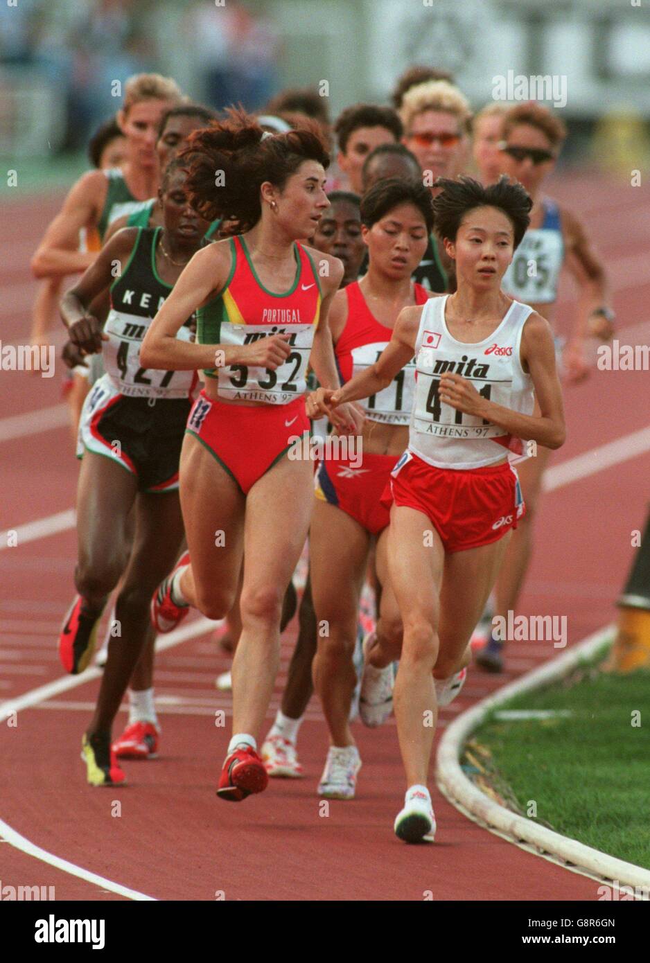 Fernanda Ribeiro of Portugal (left) and Masako Chiba of Japan (right ...
