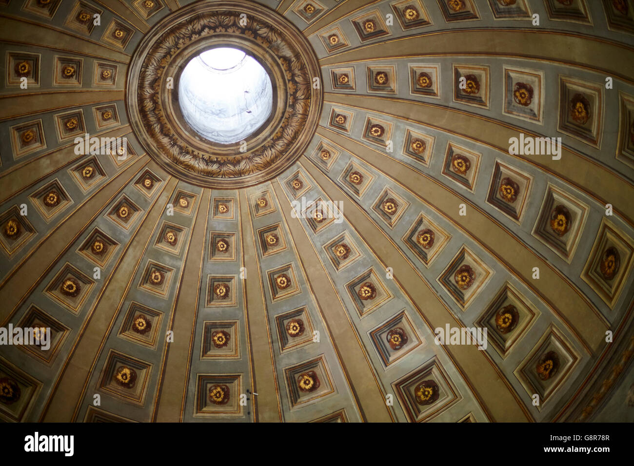 painted domed ceiling Stock Photo - Alamy