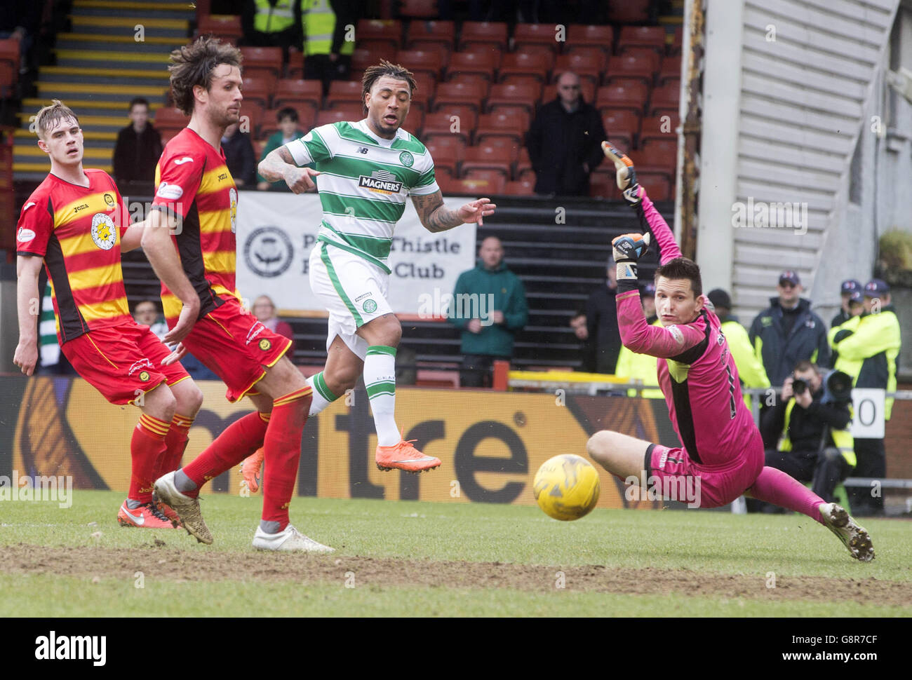 Partick Thistle v Celtic - Ladbrokes Scottish Premiership - Firhill Stadium Stock Photo - Alamy