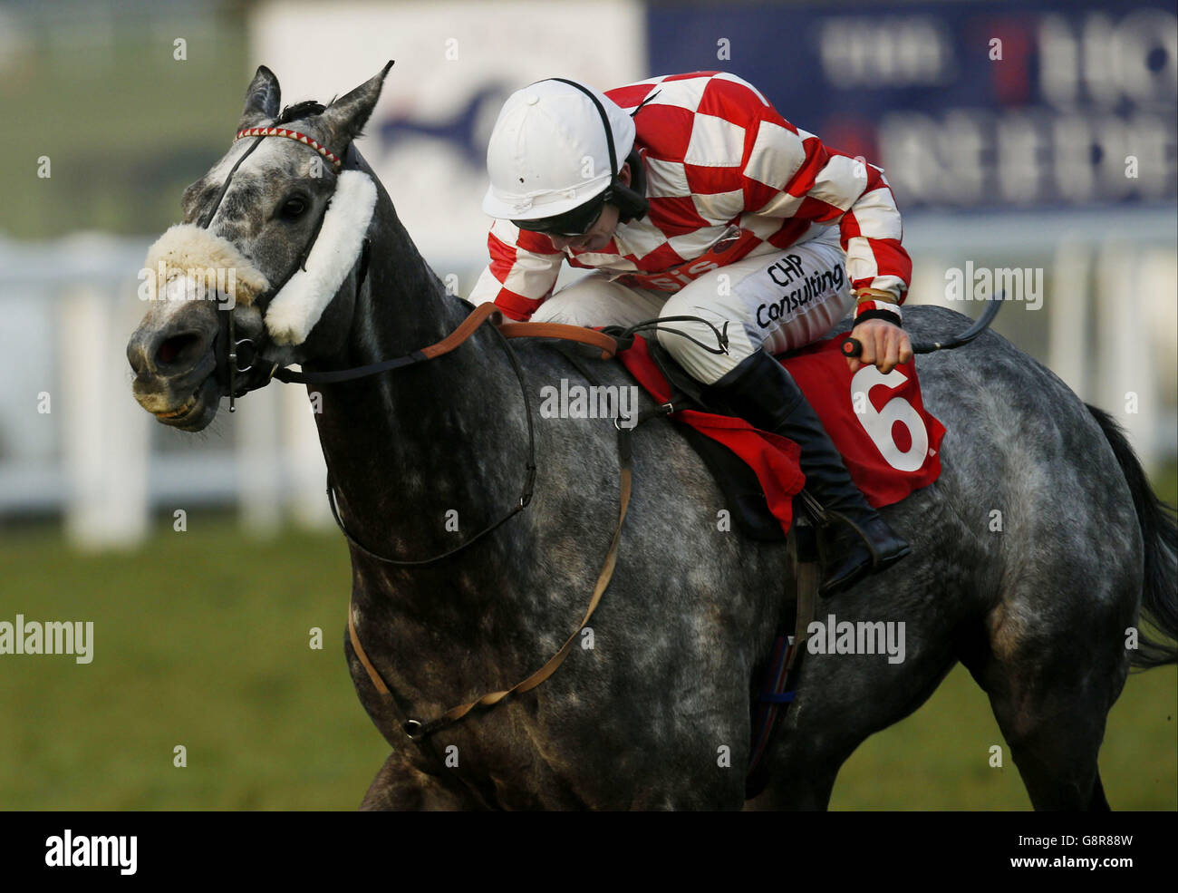 Imperial Cup Day - Sandown Park Races Stock Photo - Alamy