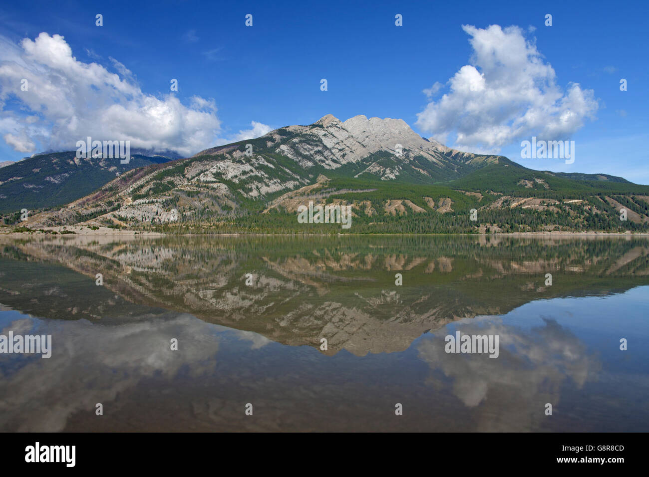 Lake jasper national park hi-res stock photography and images - Alamy