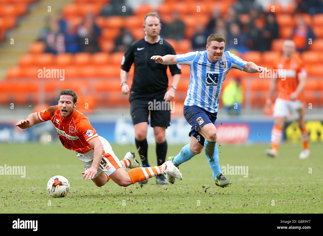Blackpool's David Norris and Coventry City's John Fleck battle for the ...