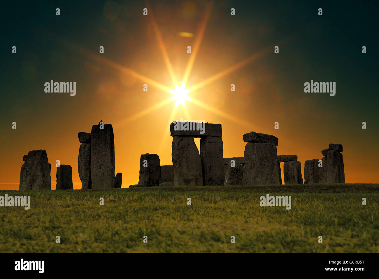 Stonehenge sunset hi-res stock photography and images - Alamy