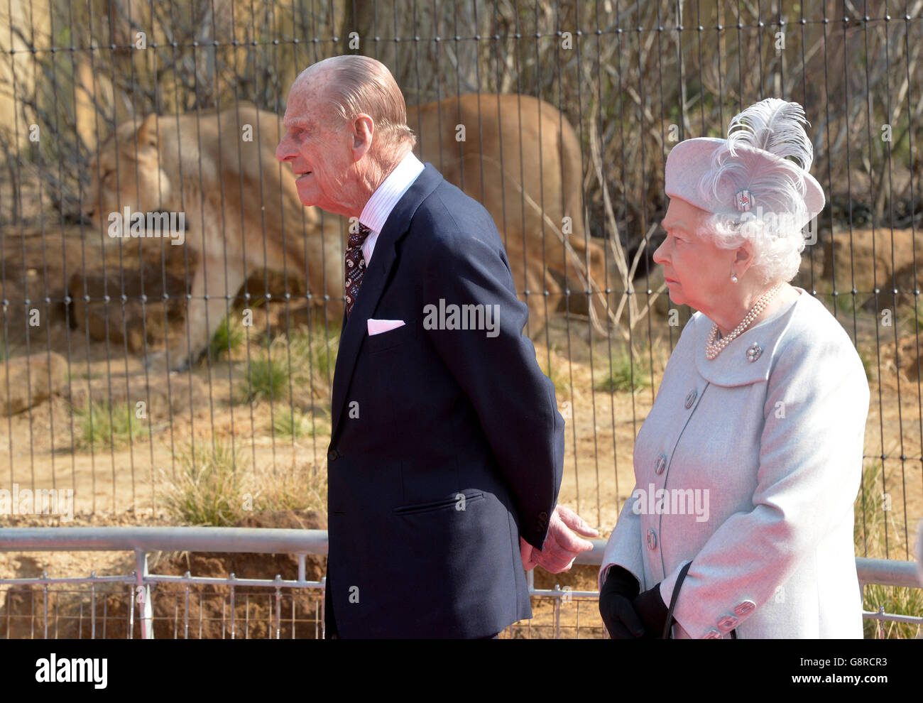 Queen Elizabeth II and the Duke of Edinburgh arrive at London Zoo to ...
